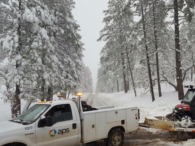 Winter storm knocks out power service to thousands in Payson area ...