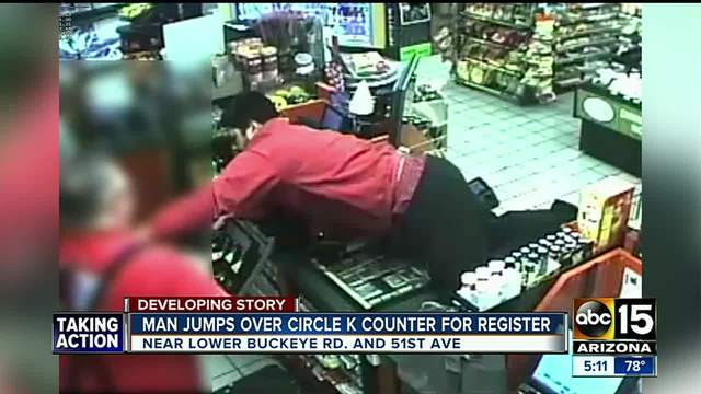 Phoenix police: Suspect grabs cash register drawer in convenience store ...