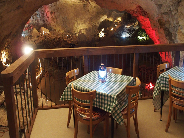 Caverns Grotto: Arizona restaurant lets you eat dinner 200 feet ...