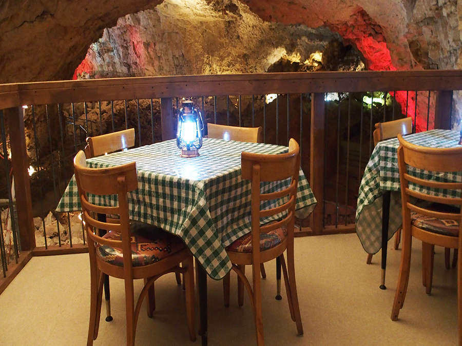 Caverns Grotto: Arizona restaurant lets you eat dinner 200 feet ...